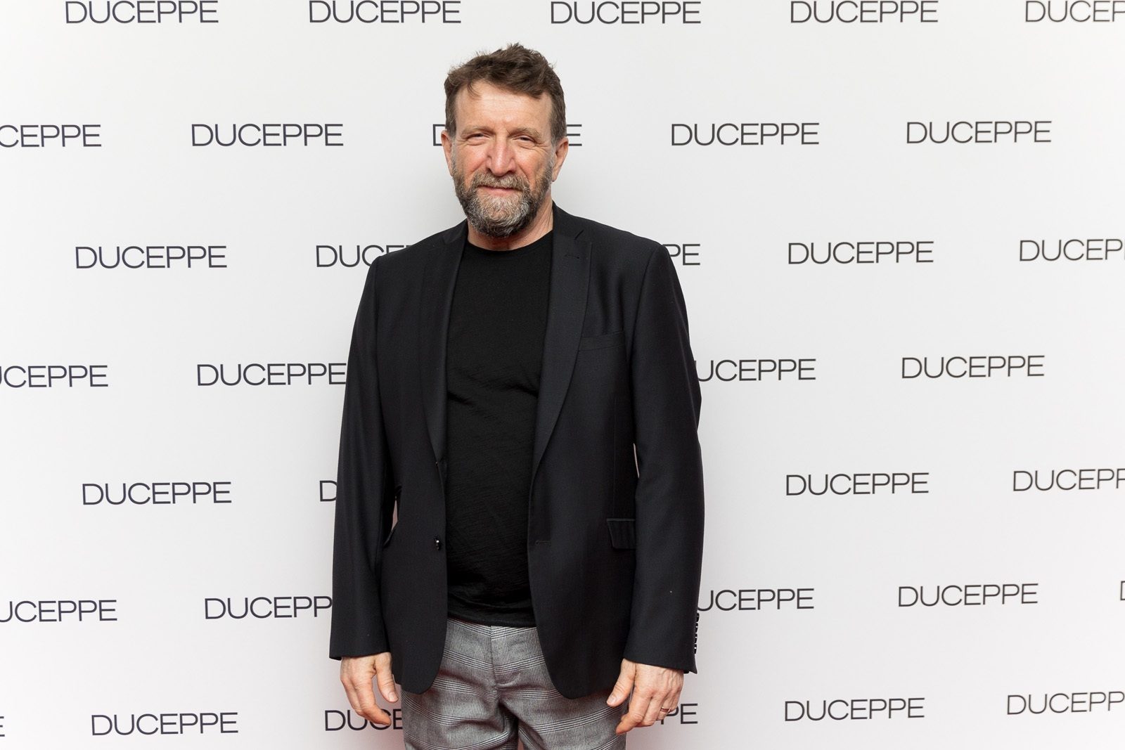 Tapis rouge pour Pétrole